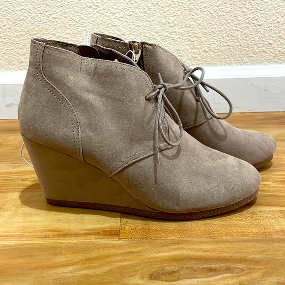 Universal Thread | Shoes | Universal Thread Wedge Ankle Boots Taupe 9 ...